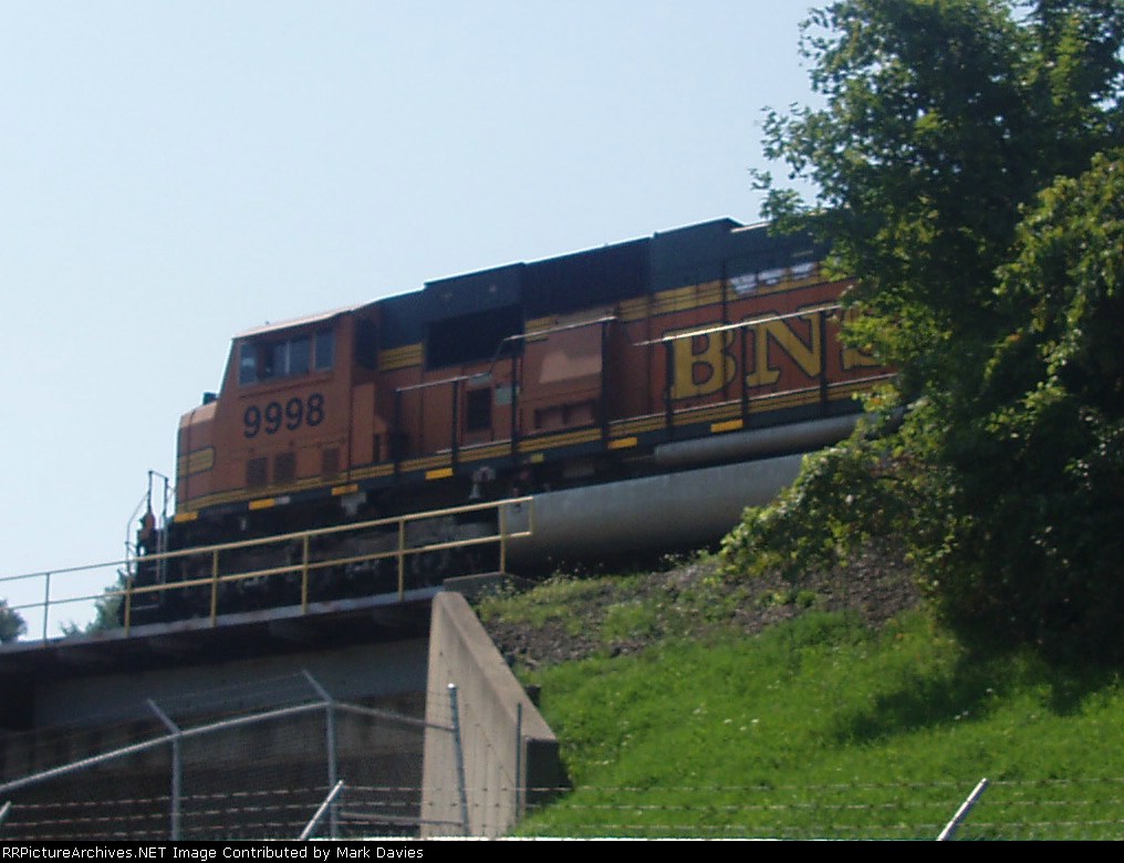 BNSF 9998